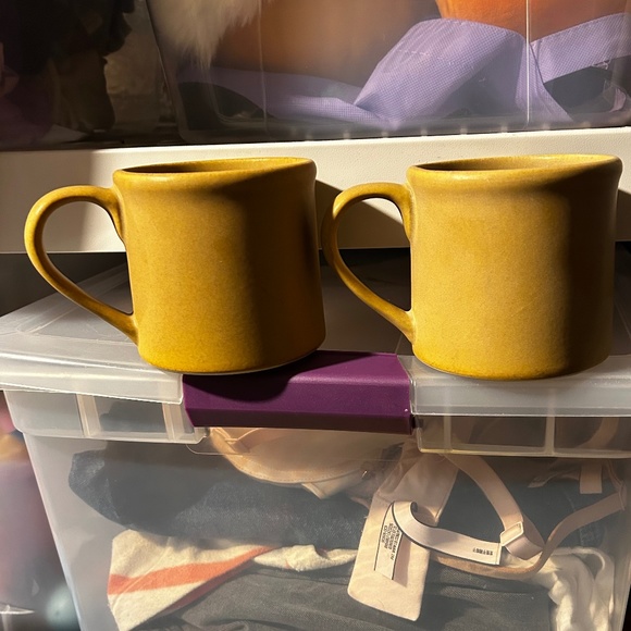 Bennington Pottery | Dining | 2 Bennington Pottery American Classic Mugs | Poshmark